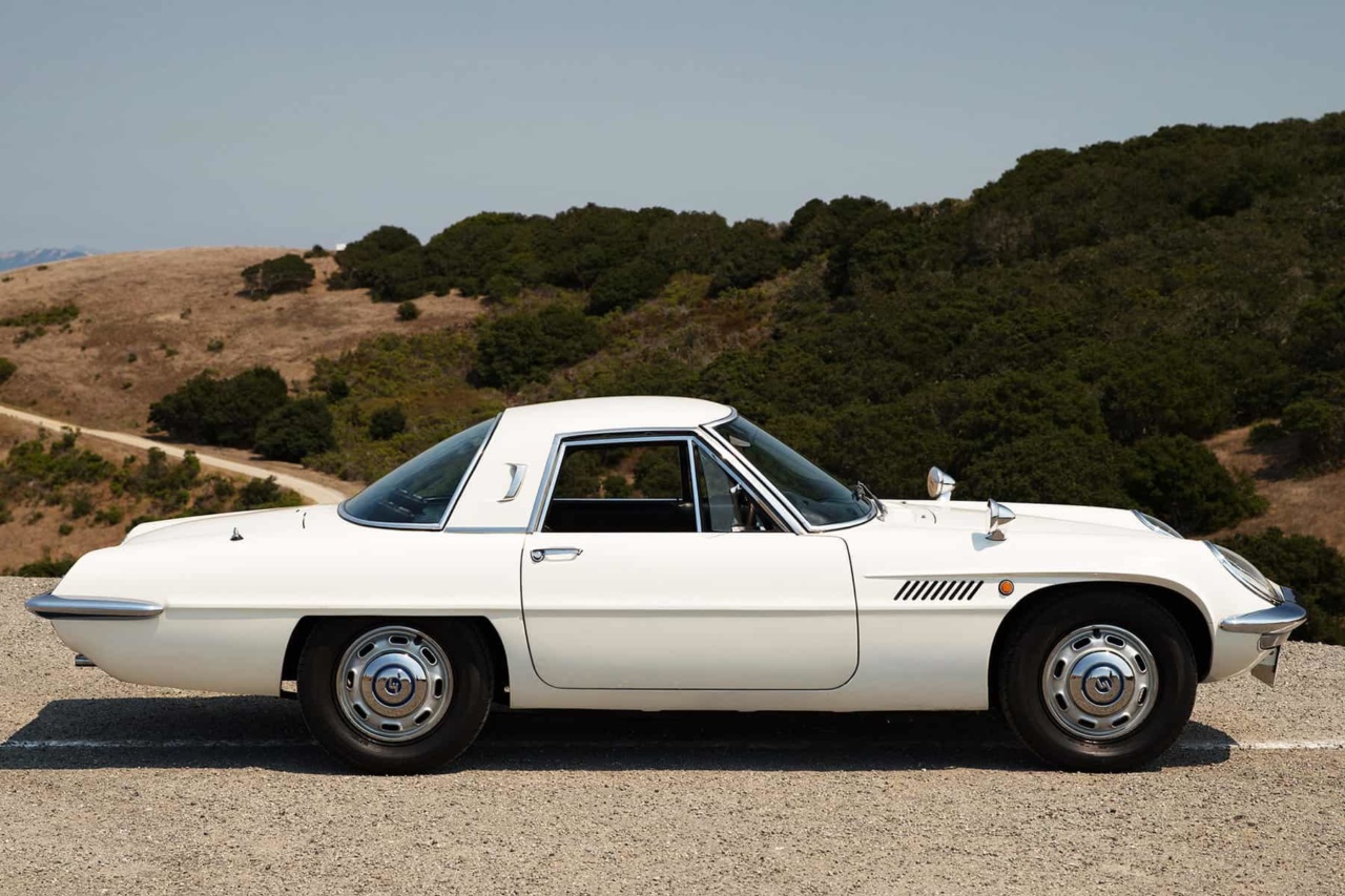 Cosmo Sport / 110S - Mazda’s first go at a rotary-engine car